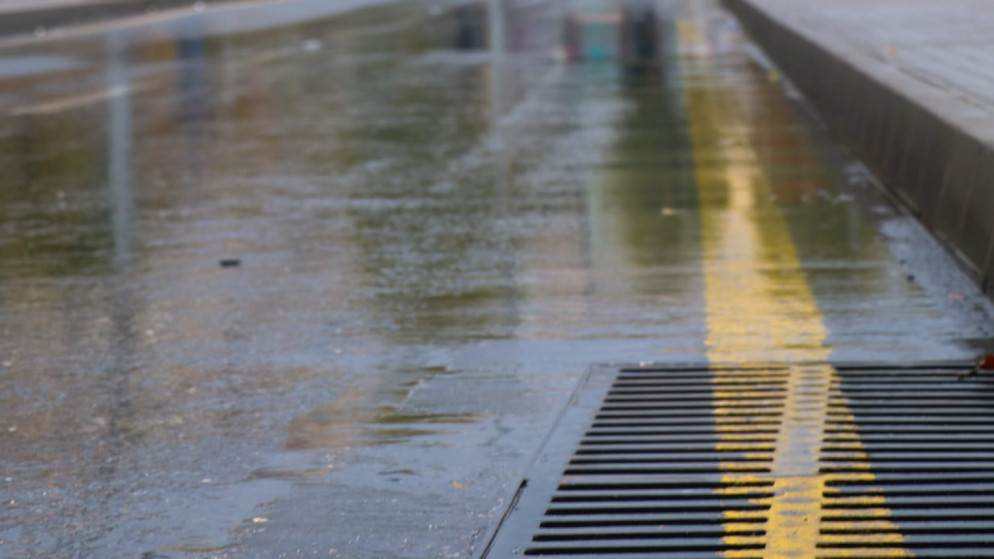 أجواء باردة وزخات مطرية متفرقة إلى غزيرة في بعض المناطق