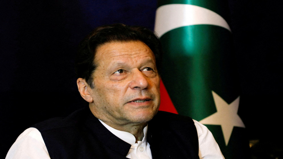 توقيف عمران خان بعد الحكم عليه بالسجن 3 سنوات في باكستان